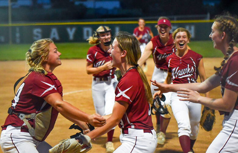 HAWKS PULL BIG UPSET | News, Sports, Jobs - The Freeman Journal